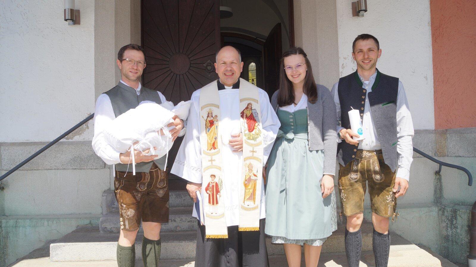 Taufsakrament für den kleinen Georg Geiger in Lohberg