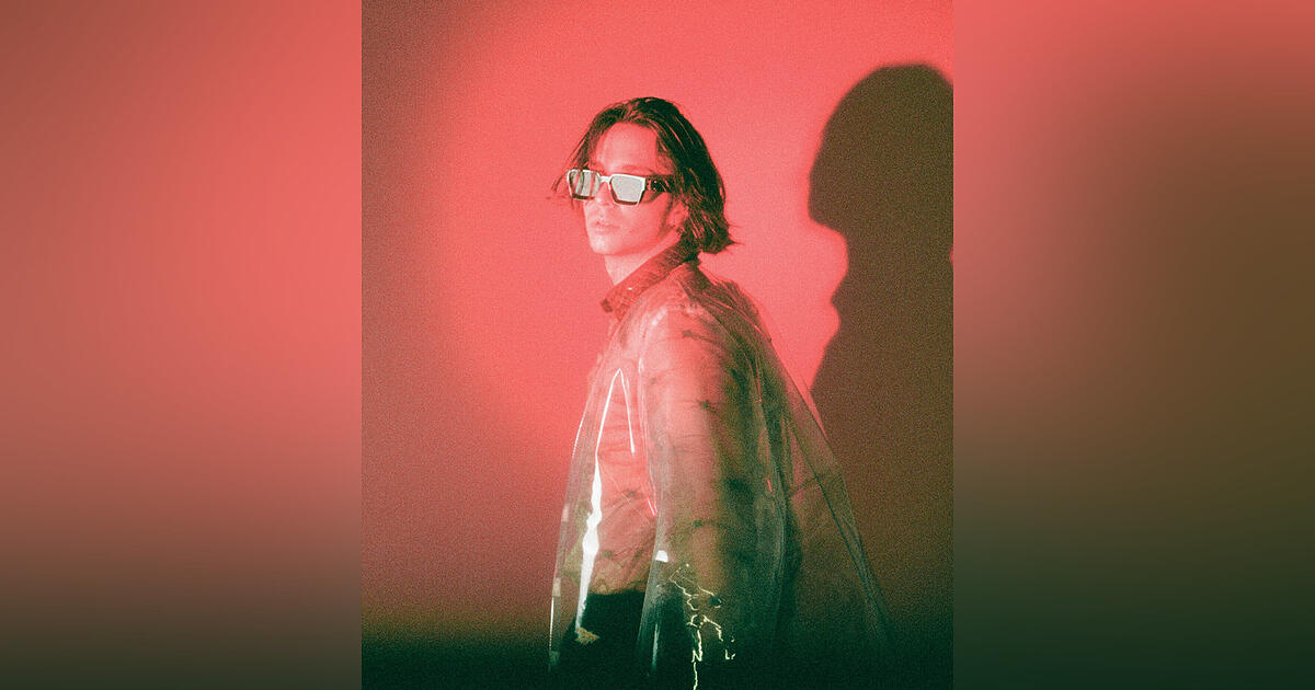 Der Wiener Musiker Bibiza feiert auf „Bis einer weint“ den Weltuntergang