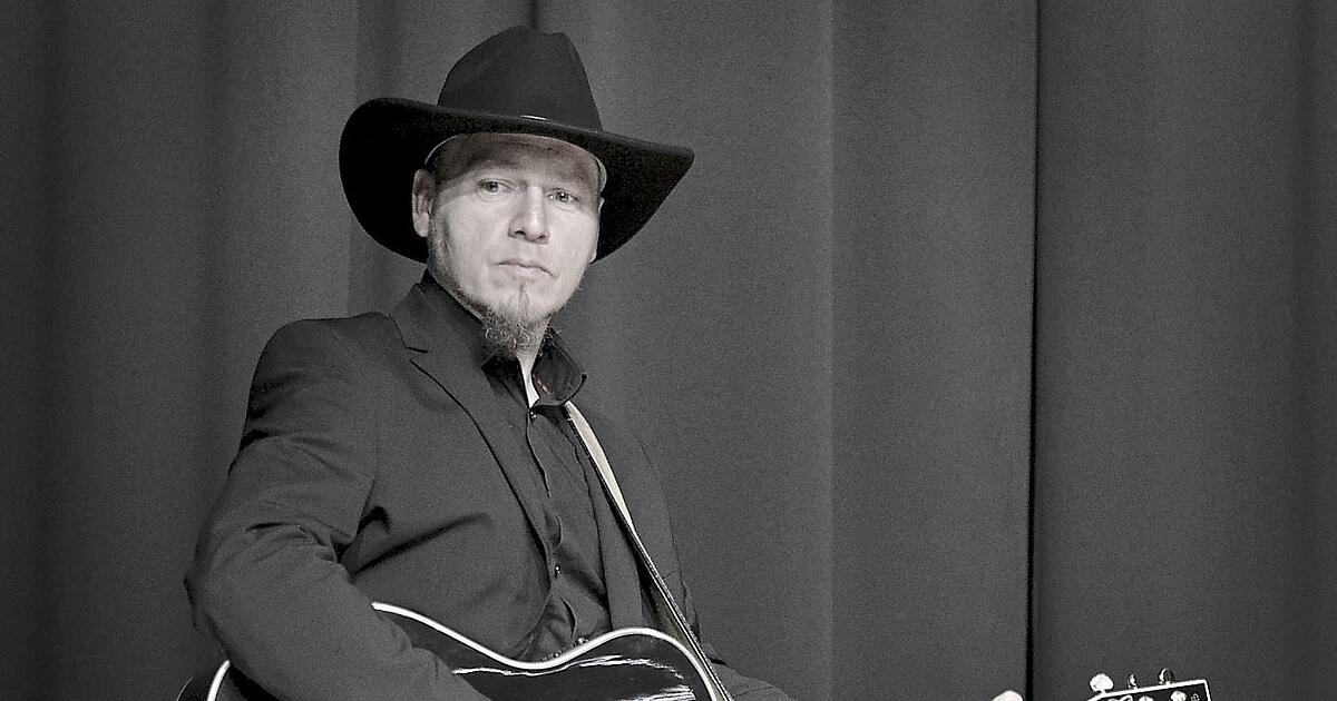 Roman Hofbauer und seine Folsom Prison Band spielen auf