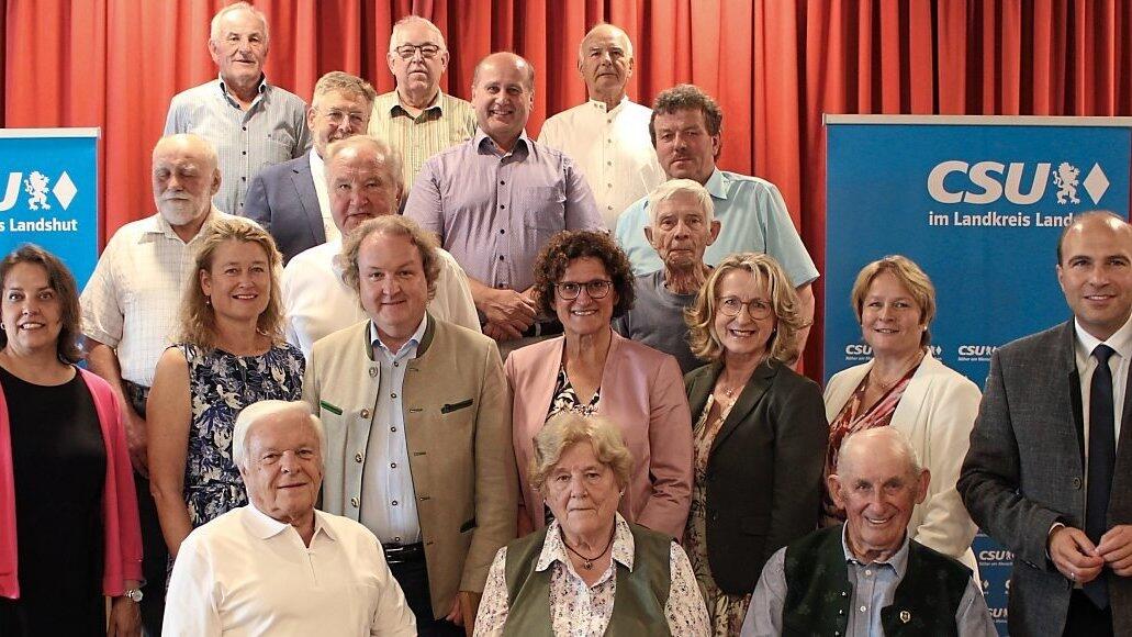 CSU im Landkreis ehrt Mitglieder für jahrzehntelange Treue zur Partei
