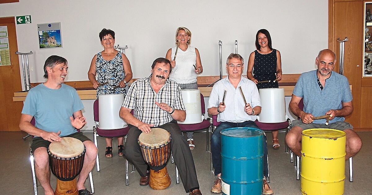 Bürgermeister hauen beim Synergiefestival auf die Pauken