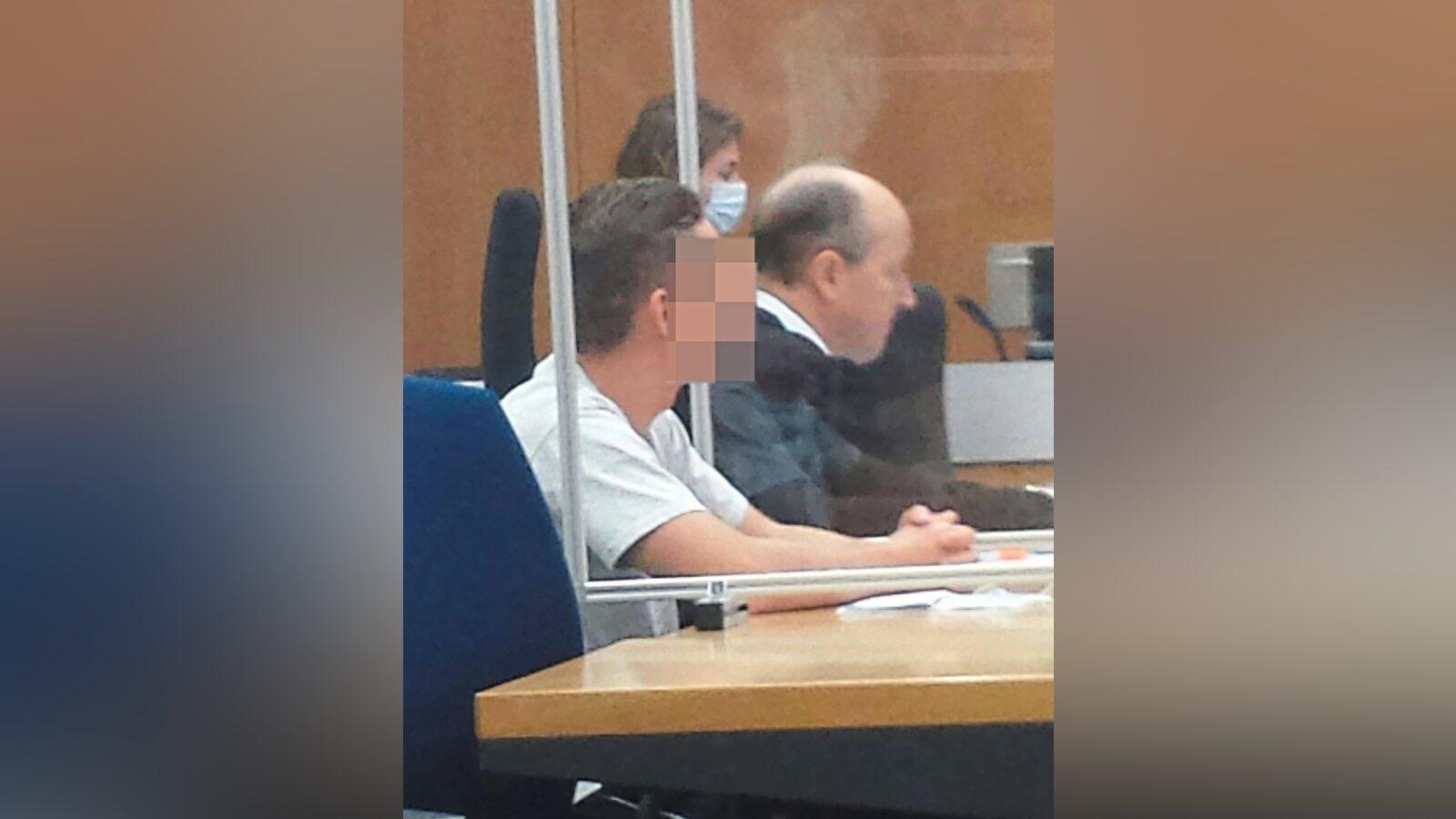 Messerattacke auf Polizistin: 19-Jähriger bestreitet Tötungsabsicht