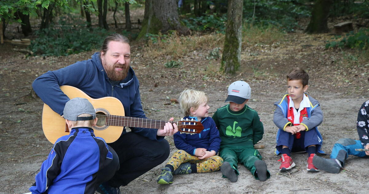 Patrick Sieber ist der sanfte Riese bei den Bogener Waldwichteln