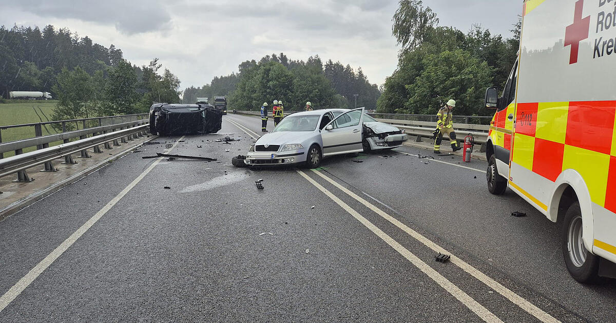 Schwerer Unfall auf der B20 bei Kothmaißling: Mehrere Verletzte