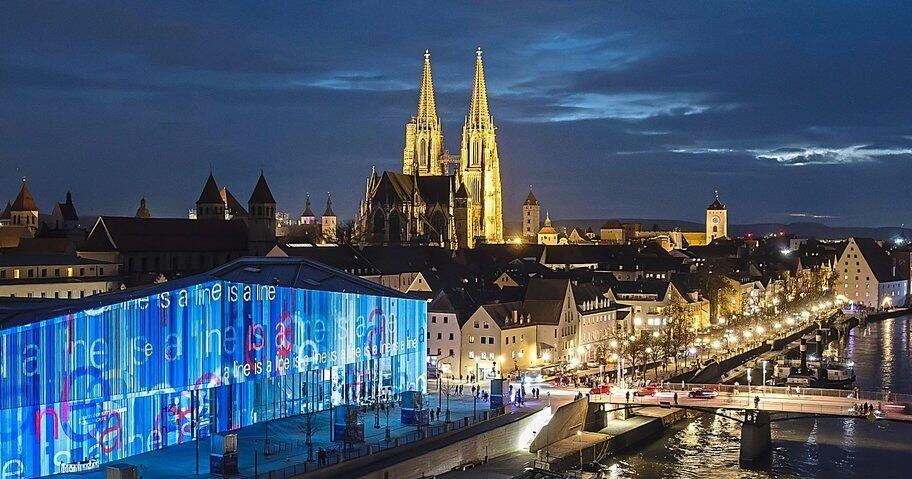 Regensburger Relight-Festival läuft bis Sonntag – mit einer Bonusstunde