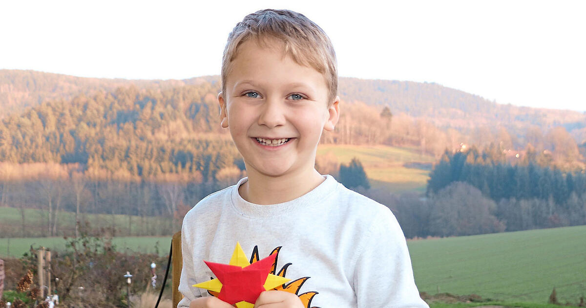 Der siebenjährige Leon-Alexander hat Sterne gebastelt und damit Geld ...